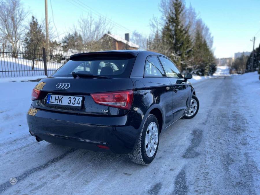 Black Audi A1 2014 in Vilnius, with an engine capacity of 1.60 L and mileage of 210 thousand km for 3450 €, photo 11 on AUTOMOTO.COM.LV