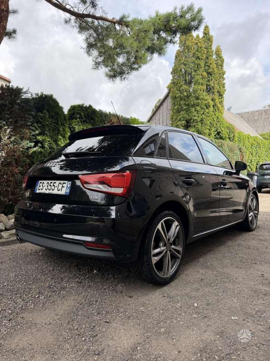 Black Audi A1 2017 in Kaunas, with an engine capacity of 1.40 L and mileage of 105 thousand km for 5400 €, photo 4 on AUTOMOTO.COM.LV