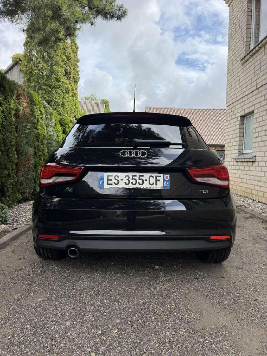 Black Audi A1 2017 in Kaunas, with an engine capacity of 1.40 L and mileage of 105 thousand km for 5400 €, photo 7 on AUTOMOTO.COM.LV