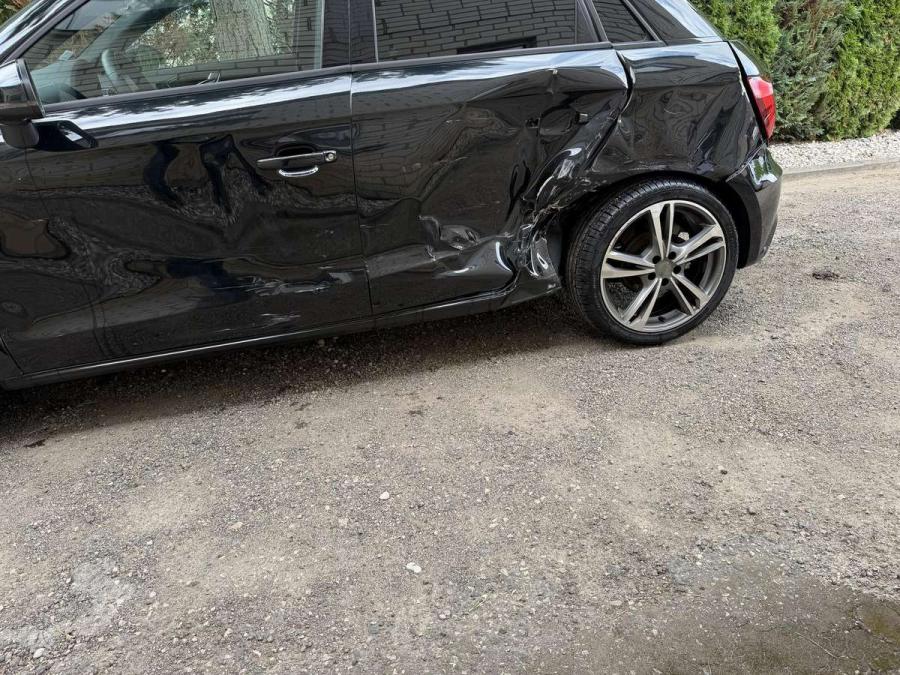 Black Audi A1 2017 in Kaunas, with an engine capacity of 1.42 L and mileage of 105 thousand km for 5400 €, photo 23 on AUTOMOTO.COM.LV