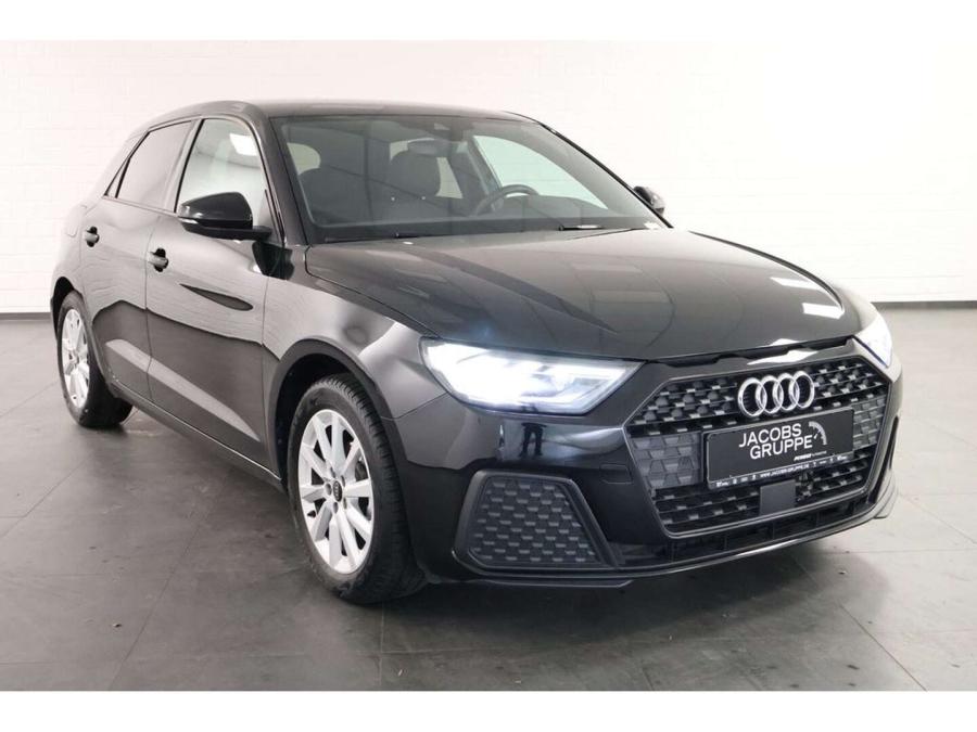 Black Audi A1 2024 in Kaunas, with an engine capacity of 1.00 L and mileage of 13 thousand km for 24336 €, photo 3 on AUTOMOTO.COM.LV