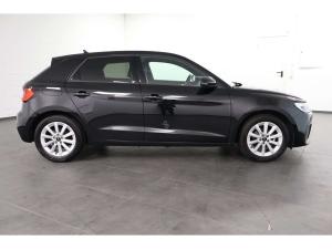 Black Audi A1 2024 in Kaunas, with an engine capacity of 1.00 L and mileage of 13 thousand km for 24336 €, photo 4 on AUTOMOTO.COM.LV
