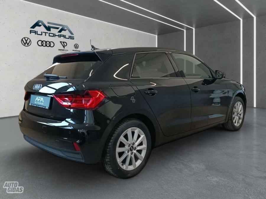 Melns Audi A1 2025 Kauņa, ar dzinēja tilpumu 1.00 L un nobraukumu 10 tūkst. km par 24723 €, foto 3 vietnē AUTOMOTO.COM.LV