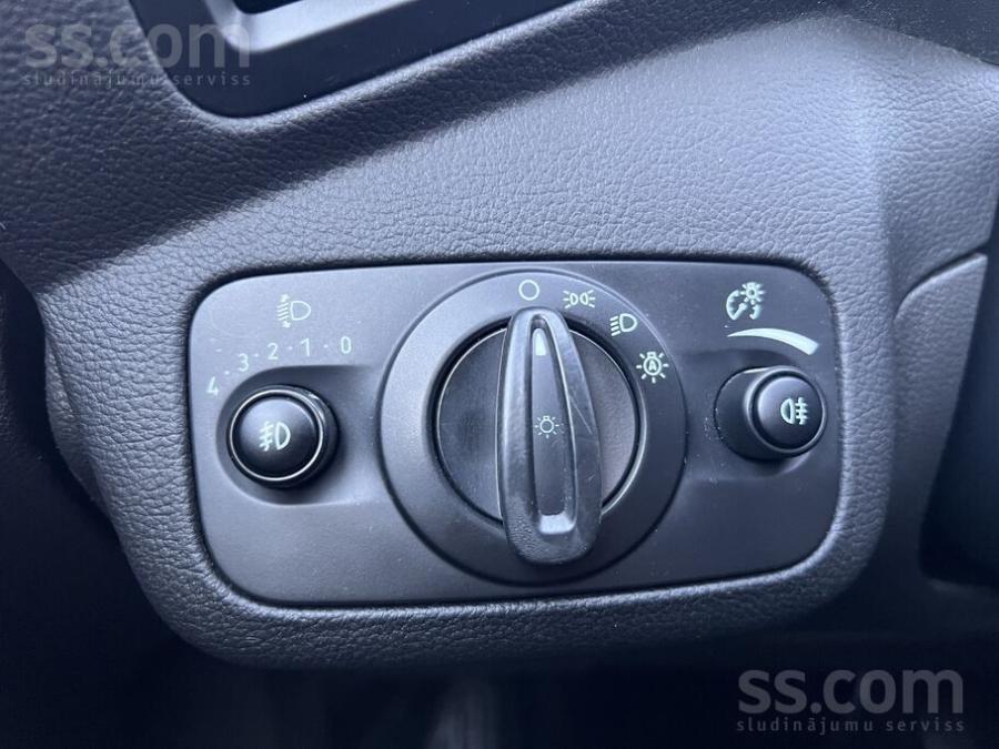 Melns Audi A1 2018 Jelgava, ar dzinēja tilpumu 2.00 L un nobraukumu 225 tūkst. km par 6995 €, foto 28 vietnē AUTOMOTO.COM.LV