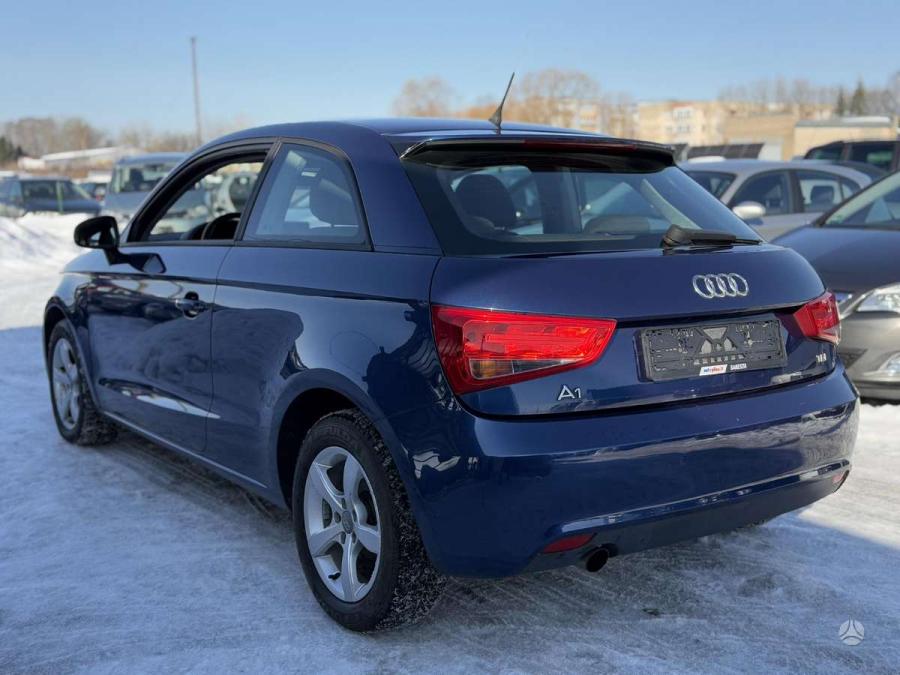 Zils Audi A1 2011 Kretinga, ar dzinēja tilpumu 1.60 L un nobraukumu 233 tūkst. km par 4600 €, foto 6 vietnē AUTOMOTO.COM.LV