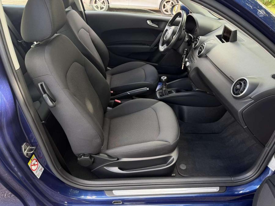 Blue Audi A1 2011 in Kretinga, with an engine capacity of 1.60 L and mileage of 234 thousand km for 4350 €, photo 17 on AUTOMOTO.COM.LV