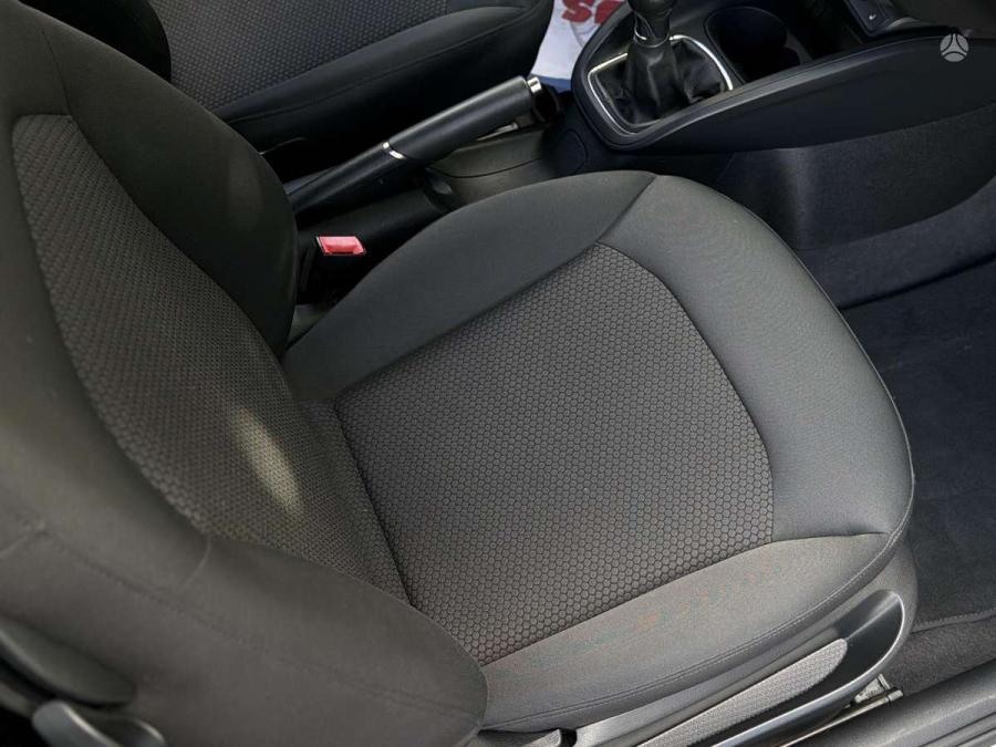 Blue Audi A1 2011 in Kretinga, with an engine capacity of 1.60 L and mileage of 234 thousand km for 4350 €, photo 19 on AUTOMOTO.COM.LV