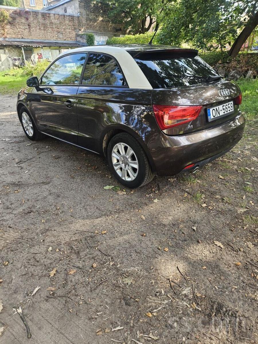 Brown Audi A1 2013 in Riga, with an engine capacity of 1.60 L and mileage of 217 thousand km for 4800 €, photo 3 on AUTOMOTO.COM.LV