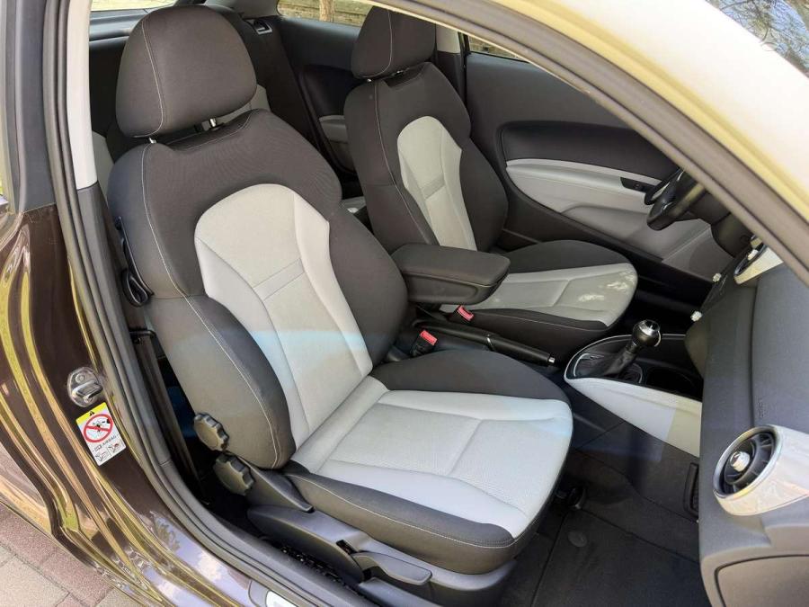 Brown Audi A1 2010 in Utena, with an engine capacity of 1.40 L and mileage of 266 thousand km for 4950 €, photo 10 on AUTOMOTO.COM.LV