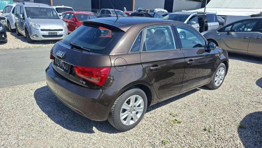 Brown Audi A1 2012 in Kaunas, with an engine capacity of 1.20 L and mileage of 160 thousand km for 5650 €, photo 9 on AUTOMOTO.COM.LV