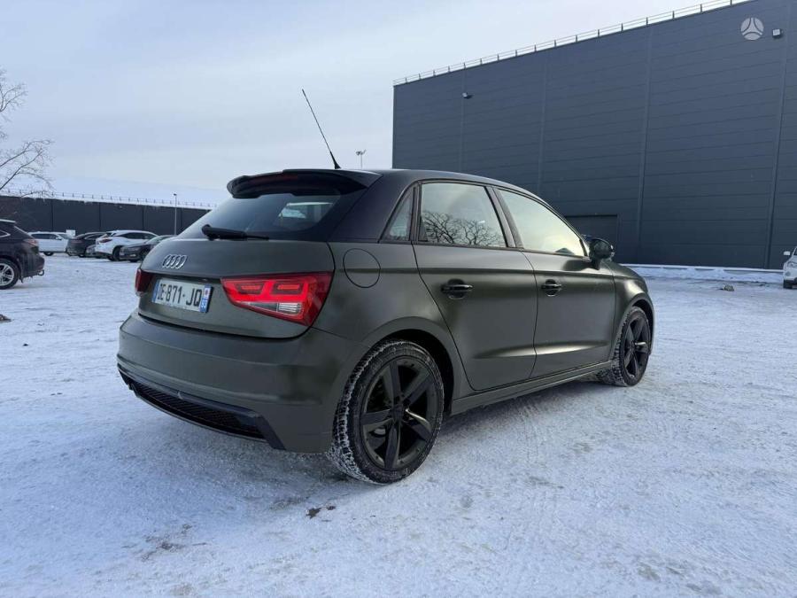 Green Audi A1 2014 in Kaunas, with an engine capacity of 1.60 L and mileage of 252 thousand km for 4790 €, photo 3 on AUTOMOTO.COM.LV