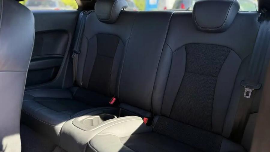 Pelēks Audi A1 2011 Jelgava, ar dzinēja tilpumu 1.40 L un nobraukumu 209 tūkst. km par 5590 €, foto 10 vietnē AUTOMOTO.COM.LV