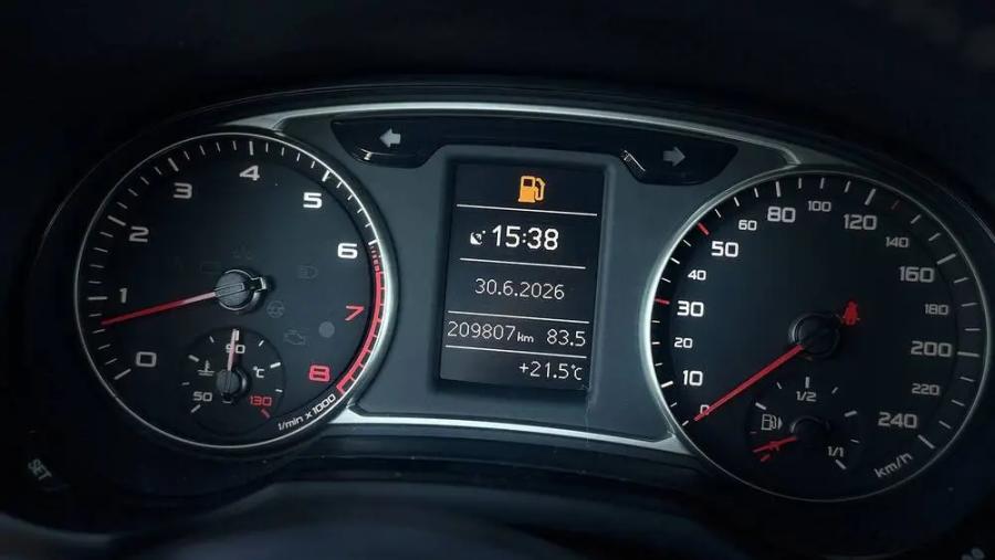 Pelēks Audi A1 2011 Jelgava, ar dzinēja tilpumu 1.40 L un nobraukumu 209 tūkst. km par 5590 €, foto 12 vietnē AUTOMOTO.COM.LV