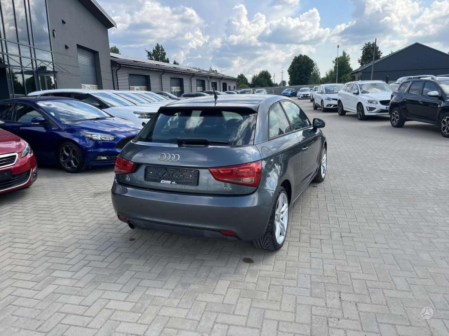 Grey Audi A1 2011 in Taurage, with an engine capacity of 1.60 L and mileage of 273 thousand km for 3100 €, photo 8 on AUTOMOTO.COM.LV