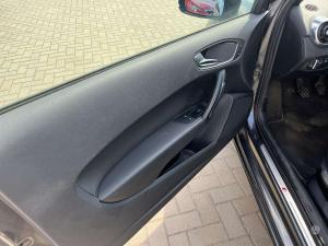 Grey Audi A1 2011 in Taurage, with an engine capacity of 1.60 L and mileage of 273 thousand km for 3100 €, photo 14 on AUTOMOTO.COM.LV