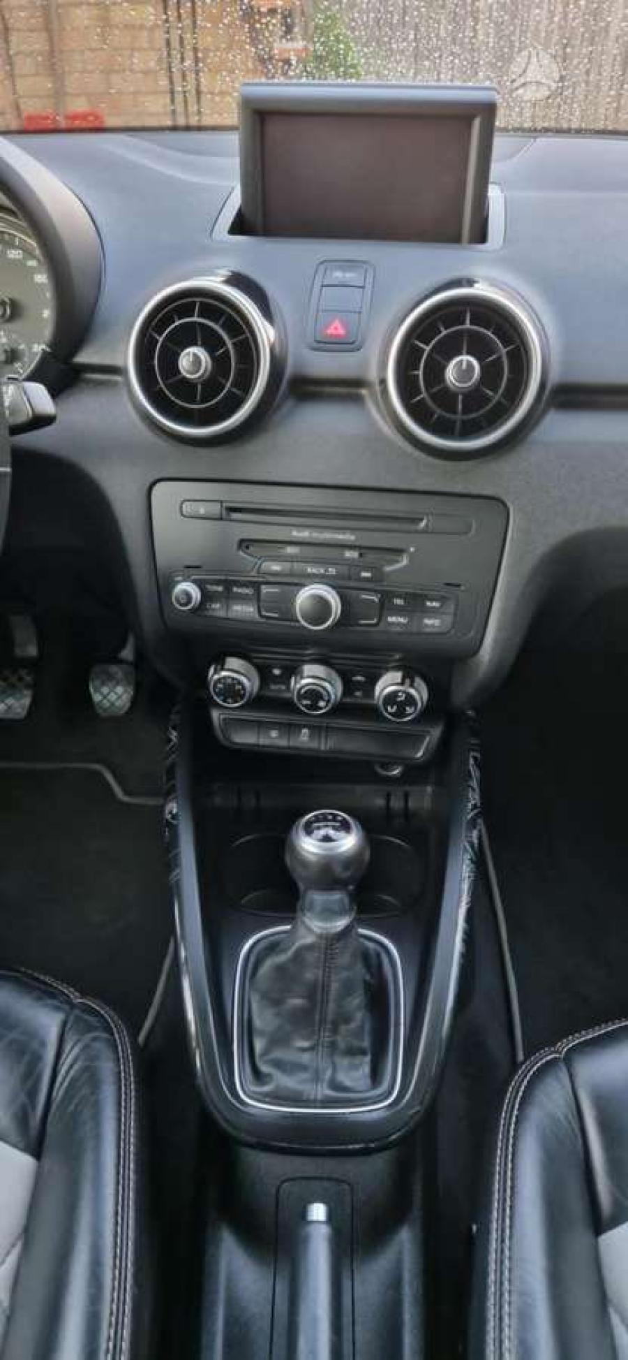 Grey Audi A1 2012 in Siauliai, with an engine capacity of 1.60 L and mileage of 167 thousand km for 5200 €, photo 4 on AUTOMOTO.COM.LV