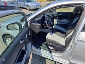 Grey Audi A1 2012 in Plunge, with an engine capacity of 1.60 L and mileage of 177 thousand km for 6400 €, photo 7 on AUTOMOTO.COM.LV