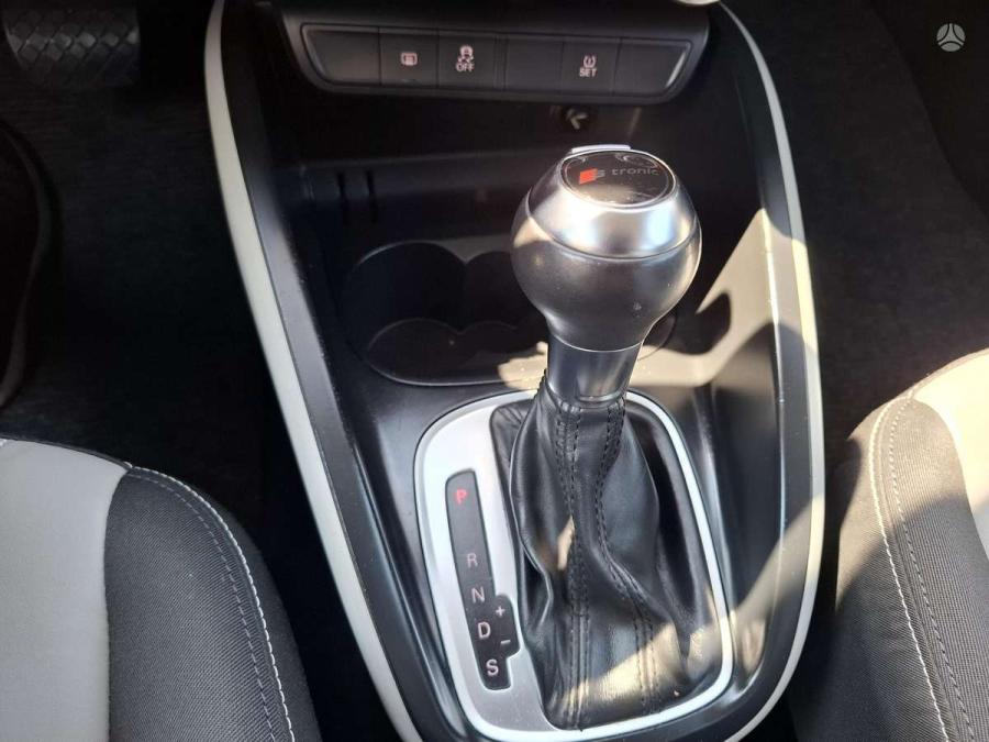 Grey Audi A1 2012 in Plunge, with an engine capacity of 1.60 L and mileage of 177 thousand km for 6400 €, photo 16 on AUTOMOTO.COM.LV