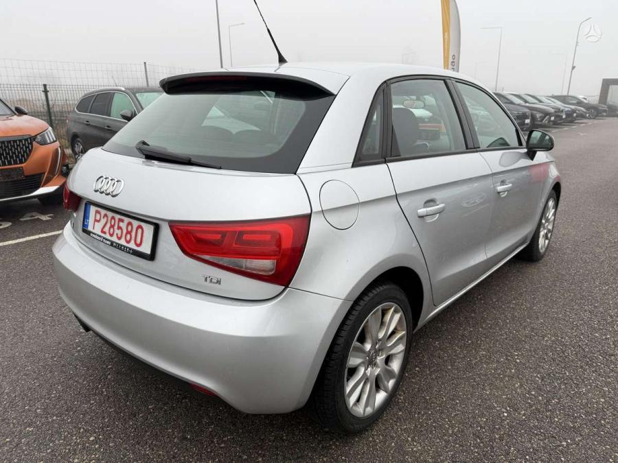 Pelēks Audi A1 2013 Viļņa, ar dzinēja tilpumu 1.97 L un nobraukumu 330 tūkst. km par 5450 €, foto 3 vietnē AUTOMOTO.COM.LV