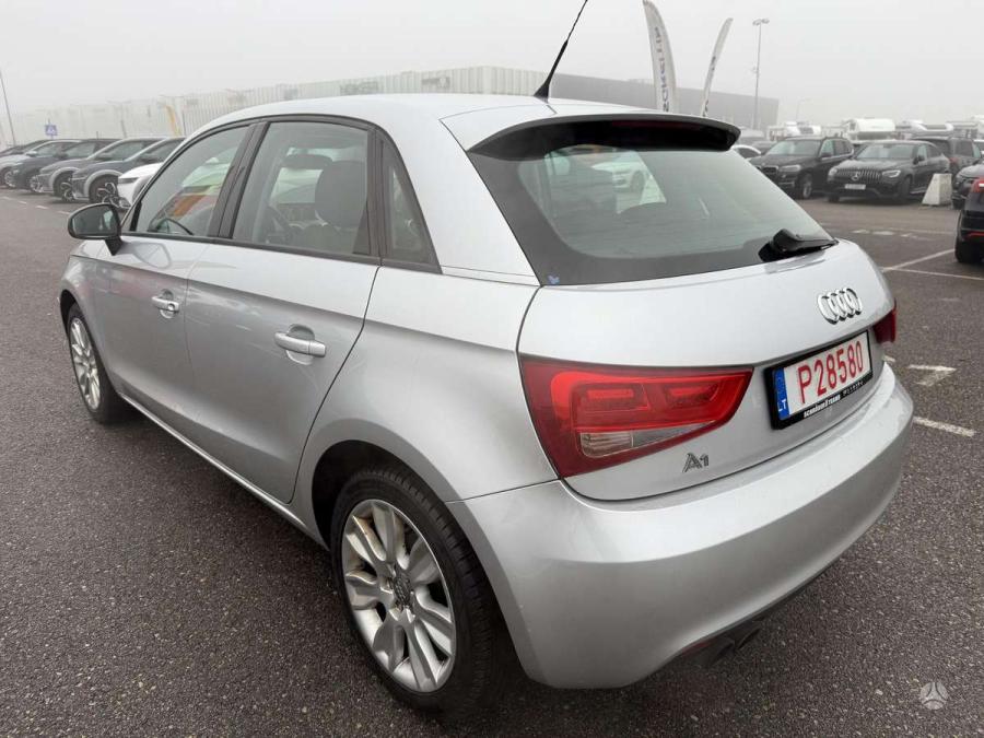 Pelēks Audi A1 2013 Viļņa, ar dzinēja tilpumu 1.97 L un nobraukumu 330 tūkst. km par 5450 €, foto 4 vietnē AUTOMOTO.COM.LV