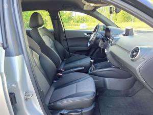 Grey Audi A1 2013 in Taurage, with an engine capacity of 1.60 L and mileage of 186 thousand km for 5200 €, photo 13 on AUTOMOTO.COM.LV