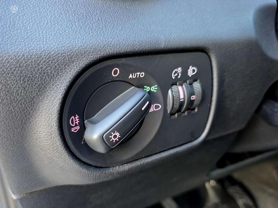 Grey Audi A1 2013 in Taurage, with an engine capacity of 1.60 L and mileage of 186 thousand km for 5200 €, photo 26 on AUTOMOTO.COM.LV