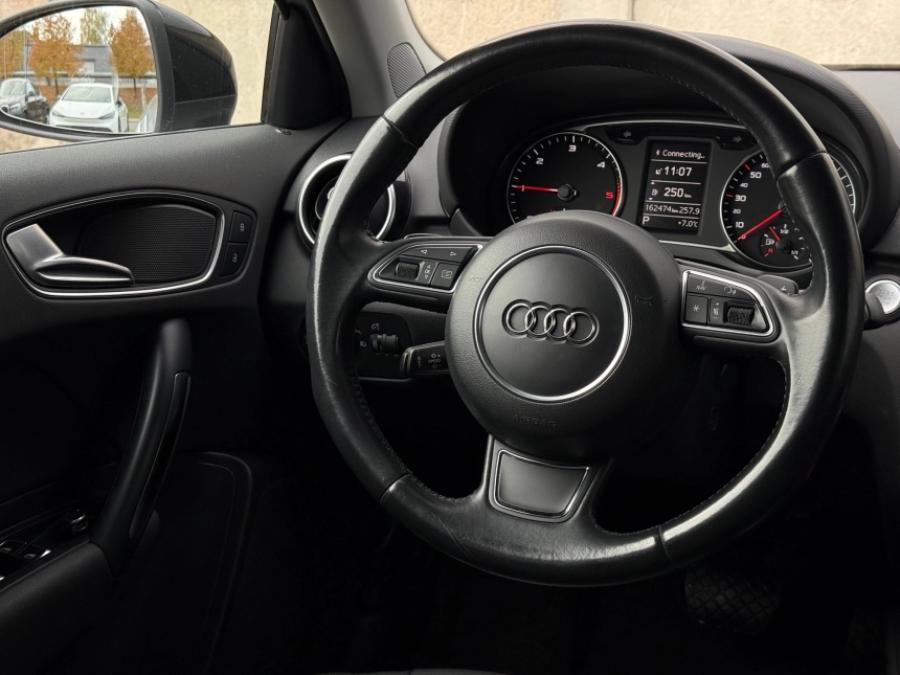 Pelēks Audi A1 2015 Rīga, ar dzinēja tilpumu 1.40 L un nobraukumu 162 tūkst. km par 9980 €, foto 4 vietnē AUTOMOTO.COM.LV