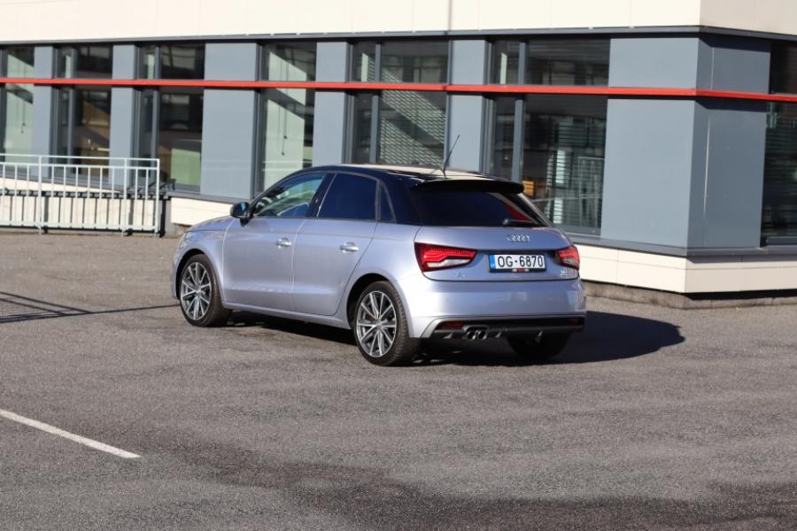 Pelēks Audi A1 2015 Rīga, ar dzinēja tilpumu 1.40 L un nobraukumu 162 tūkst. km par 9980 €, foto 9 vietnē AUTOMOTO.COM.LV