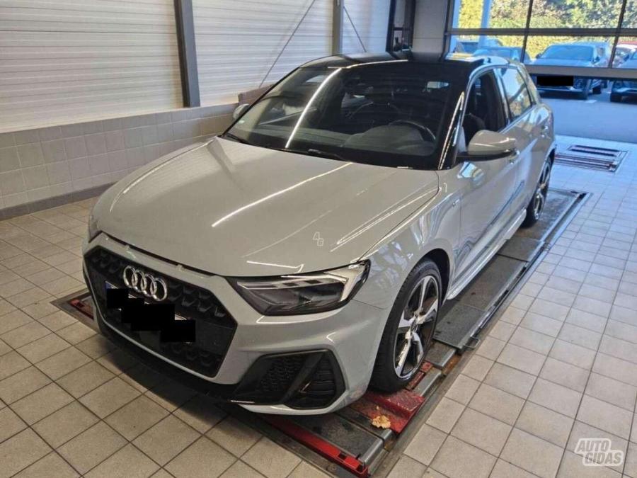 Pelēks Audi A1 2022 Kauņa, ar dzinēja tilpumu 1.00 L un nobraukumu 40 tūkst. km par 27448 €, foto 1 vietnē AUTOMOTO.COM.LV