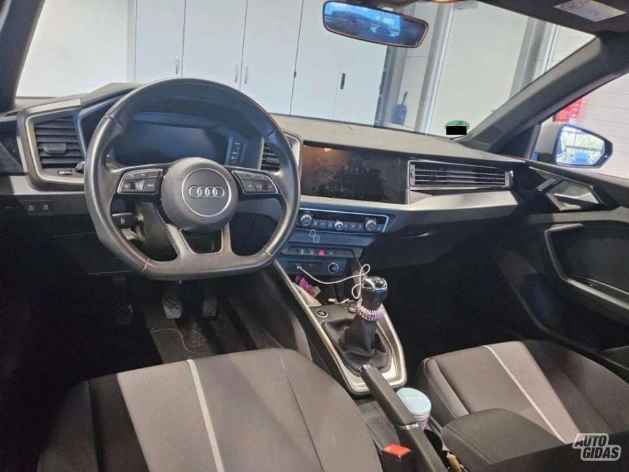 Pelēks Audi A1 2022 Kauņa, ar dzinēja tilpumu 1.00 L un nobraukumu 40 tūkst. km par 27448 €, foto 5 vietnē AUTOMOTO.COM.LV