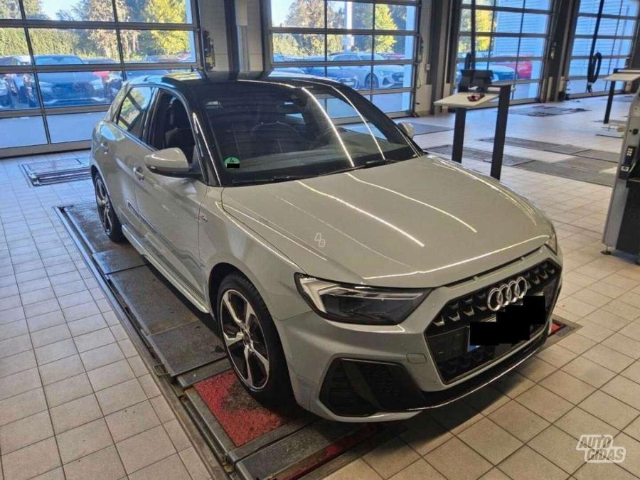 Grey Audi A1 2022 in Kaunas, with an engine capacity of 1.00 L and mileage of 40 thousand km for 27448 €, photo 2 on AUTOMOTO.COM.LV