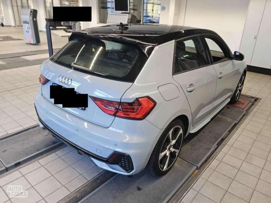 Grey Audi A1 2022 in Kaunas, with an engine capacity of 1.00 L and mileage of 40 thousand km for 27448 €, photo 3 on AUTOMOTO.COM.LV