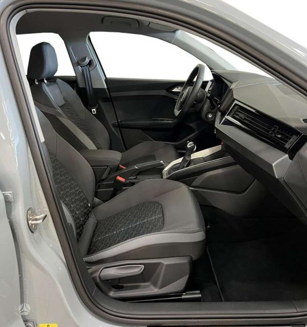 Grey Audi A1 2025 in Kaunas, with an engine capacity of 1.00 L and mileage of 4 thousand km for 22900 €, photo 8 on AUTOMOTO.COM.LV