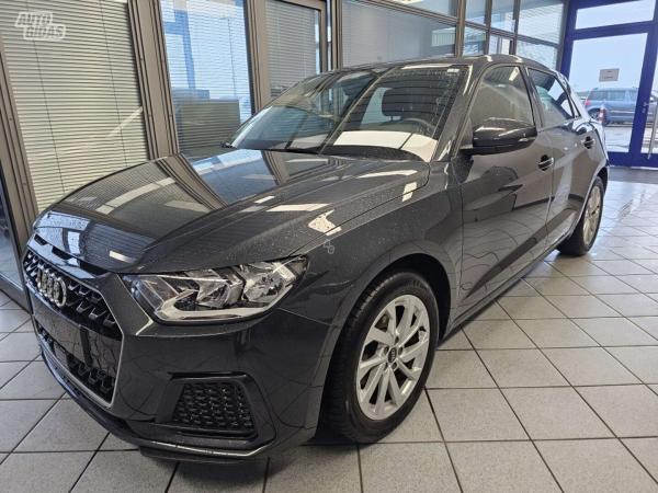 Pelēks Audi A1 2022 Kauņa, ar dzinēja tilpumu 1.00 L un nobraukumu 24 tūkst. km par 23478 €, foto 2 vietnē AUTOMOTO.COM.LV