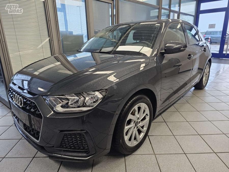 Pelēks Audi A1 2022 Kauņa, ar dzinēja tilpumu 1.00 L un nobraukumu 24 tūkst. km par 23478 €, foto 2 vietnē AUTOMOTO.COM.LV