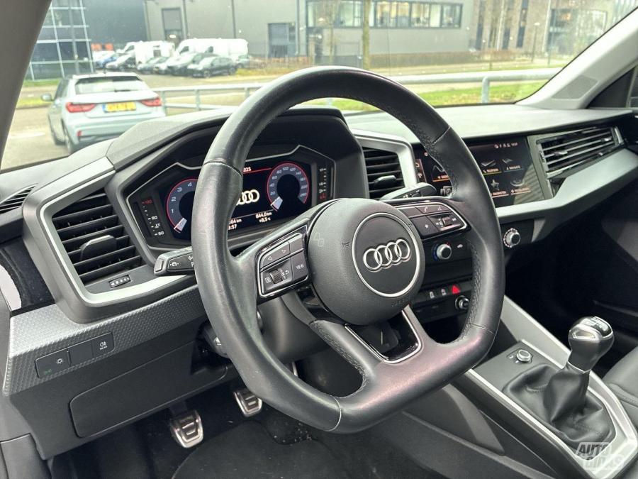 Pelēks Audi A1 2023 Kauņa, ar dzinēja tilpumu 1.00 L un nobraukumu 64 tūkst. km par 22909 €, foto 12 vietnē AUTOMOTO.COM.LV