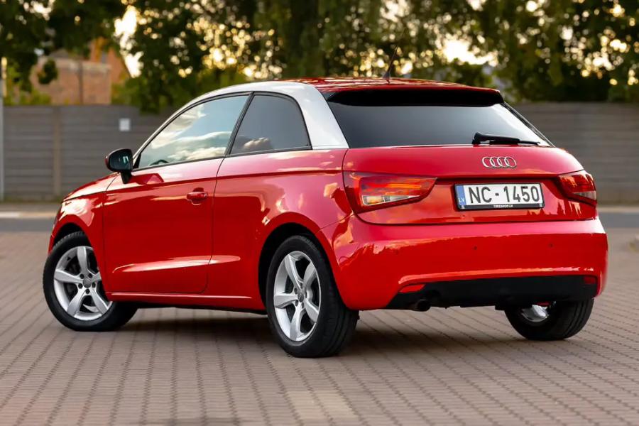 Red Audi A1 2011 in Jelgava, with an engine capacity of 1.60 L and mileage of 163 thousand km for 5500 €, photo 5 on AUTOMOTO.COM.LV