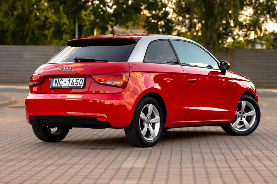 Red Audi A1 2011 in Jelgava, with an engine capacity of 1.60 L and mileage of 163 thousand km for 5500 €, photo 6 on AUTOMOTO.COM.LV