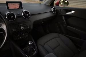 Red Audi A1 2011 in Jelgava, with an engine capacity of 1.60 L and mileage of 163 thousand km for 5500 €, photo 13 on AUTOMOTO.COM.LV