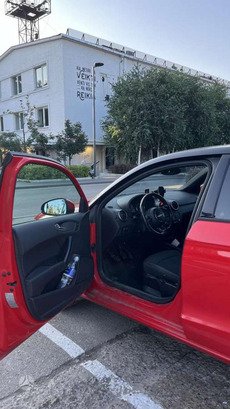 Red Audi A1 2012 in Vilnius, with an engine capacity of 1.20 L and mileage of 204 thousand km for 6900 €, photo 4 on AUTOMOTO.COM.LV