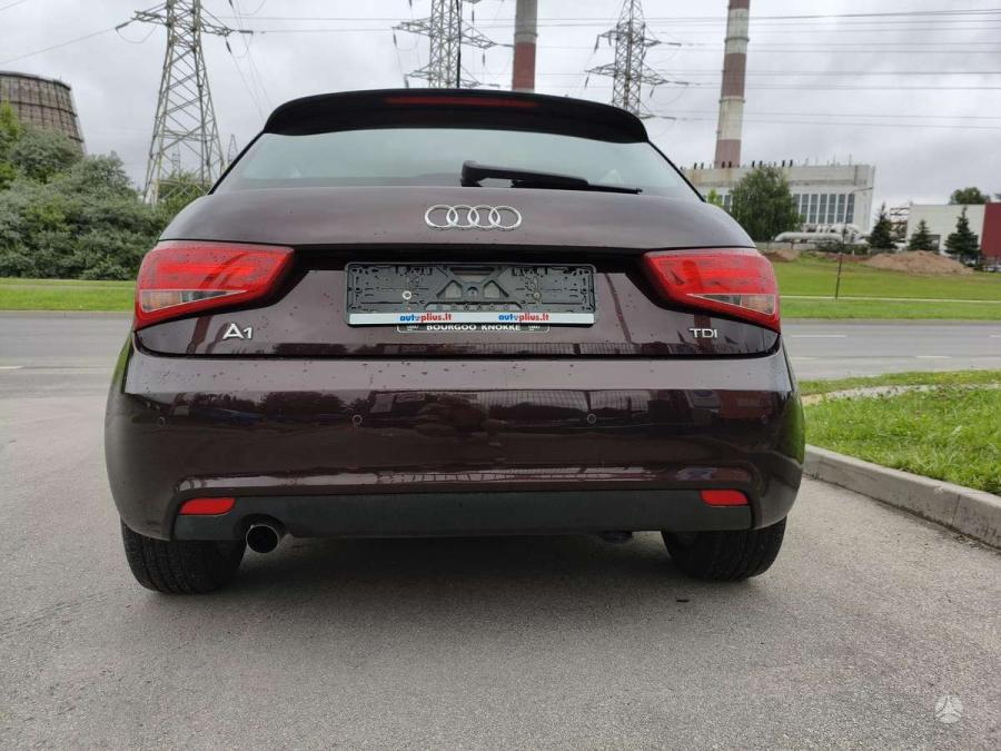Red Audi A1 2013 in Kaunas, with an engine capacity of 1.60 L and mileage of 187 thousand km for 6900 €, photo 7 on AUTOMOTO.COM.LV