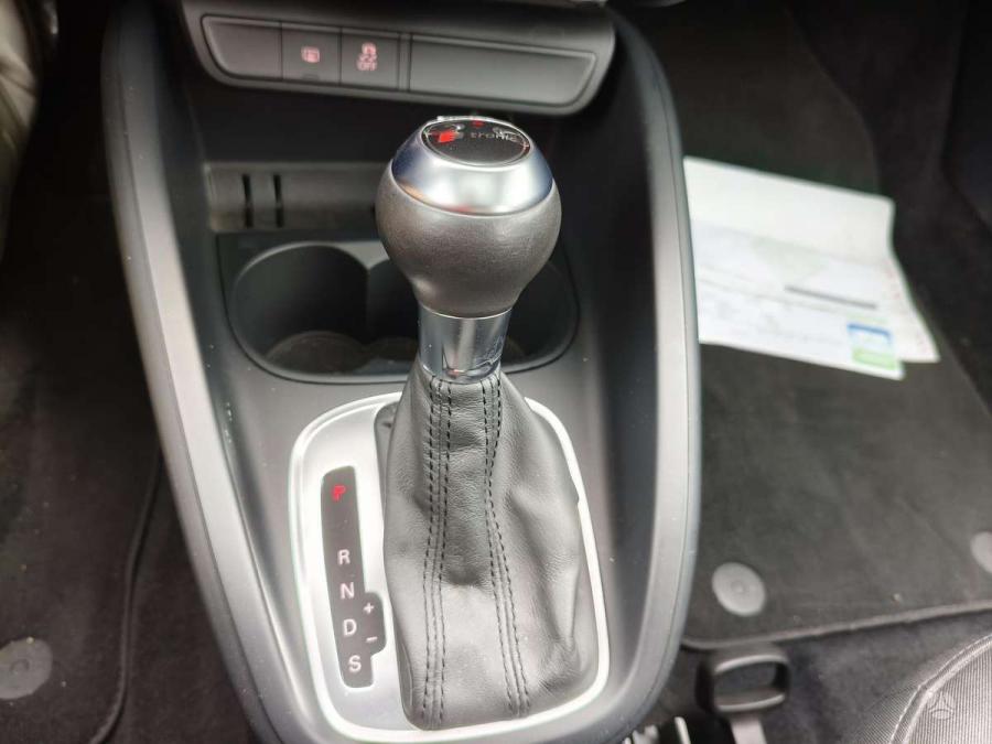 Red Audi A1 2013 in Kaunas, with an engine capacity of 1.60 L and mileage of 187 thousand km for 6900 €, photo 12 on AUTOMOTO.COM.LV