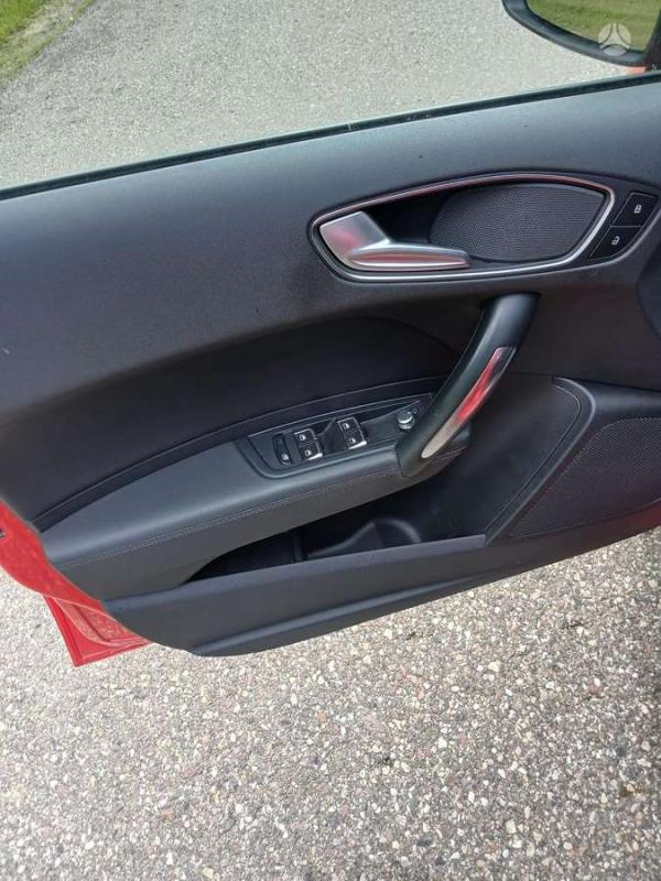 Red Audi A1 2016 in Utena, with an engine capacity of 1.42 L and mileage of 207 thousand km for 6200 €, photo 8 on AUTOMOTO.COM.LV