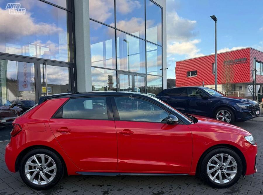 Red Audi A1 2023 in Kaunas, with an engine capacity of 1.00 L and mileage of 35 thousand km for 22736 €, photo 3 on AUTOMOTO.COM.LV
