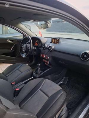 Violet Audi A1 2010 in Kaunas, with an engine capacity of 1.60 L and mileage of 304 thousand km for 3900 €, photo 8 on AUTOMOTO.COM.LV