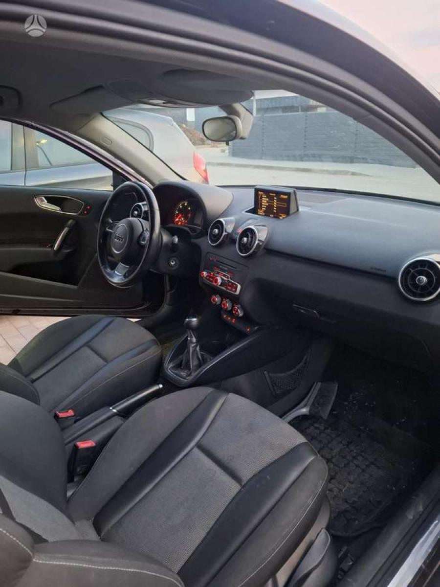 Violet Audi A1 2010 in Kaunas, with an engine capacity of 1.60 L and mileage of 304 thousand km for 3900 €, photo 8 on AUTOMOTO.COM.LV