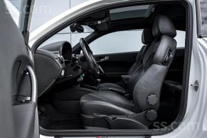 White Audi A1 2012 in Riga, with an engine capacity of 1.60 L and mileage of 138 thousand km for 5450 €, photo 12 on AUTOMOTO.COM.LV