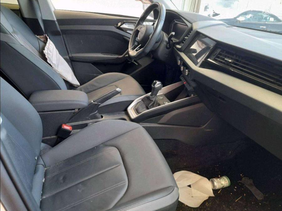 Белый Ауди А1 2021 в Клайпеда, объемом двигателя 1.00 л и пробегом 64 тыс. км за 11900 €, фото 13 на AUTOMOTO.COM.LV