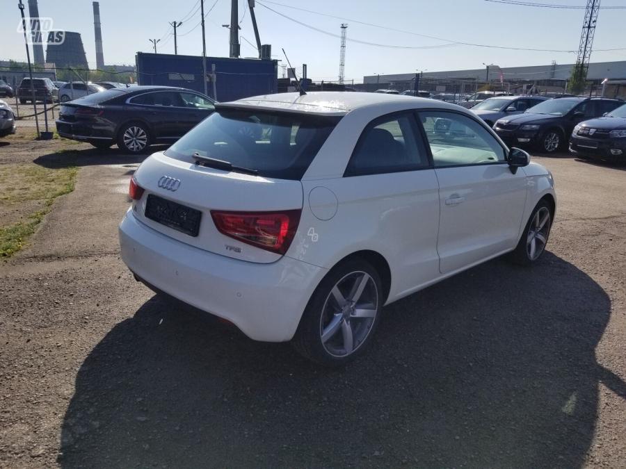 White Audi A1 2010 in Kaunas, with an engine capacity of 1.20 L and mileage of 165 thousand km for 2999 €, photo 5 on AUTOMOTO.COM.LV