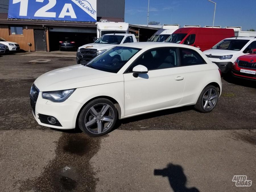 White Audi A1 2010 in Kaunas, with an engine capacity of 1.20 L and mileage of 165 thousand km for 2950 €, photo 3 on AUTOMOTO.COM.LV
